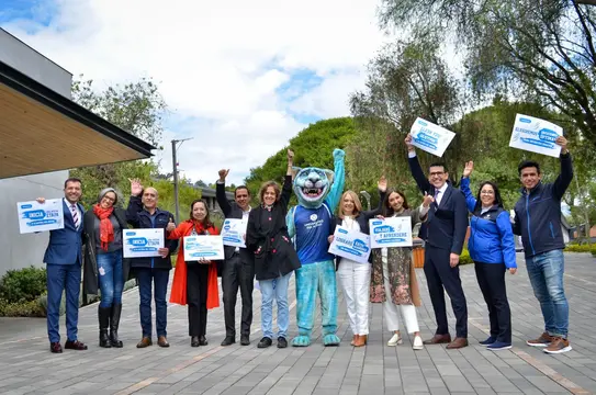 ¡El campus de la UDA se viste de color! Estamos de regreso a clases y ...