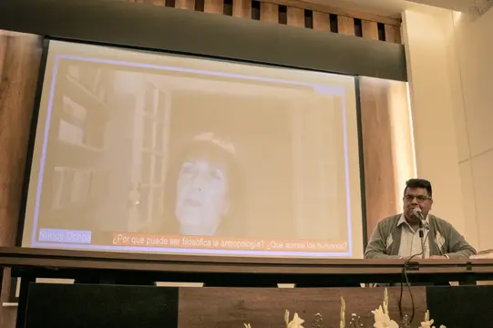 Nancy Ochoa, Doctora en Filosofía, articula su reflexión sobre los ...